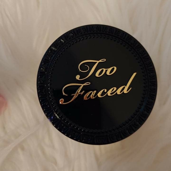 Too Faced | Makeup | Firm Nwt Too Faced Born This Way Setting Powder ...